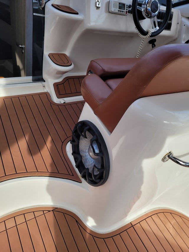 ARMATTI 330- 2018 X1 MERCRUISER 380 HP Ñ FOCKER TRITON ARMADA CIMITARRA ...