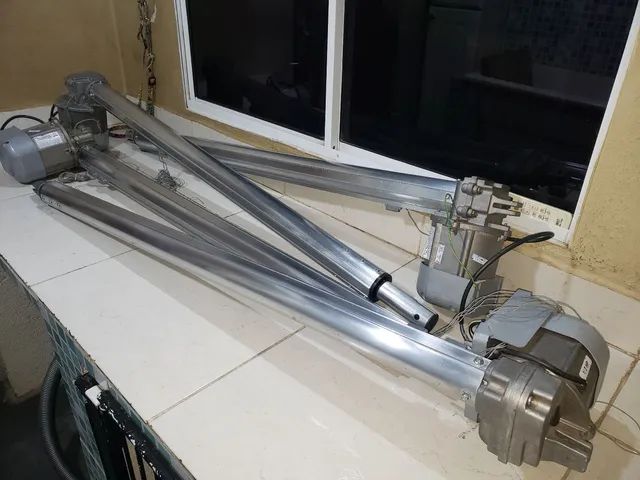 "motor pivotante" no Brasil