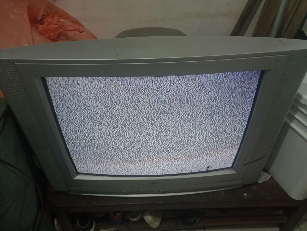 "tv de tubo" - TVs no Brasil