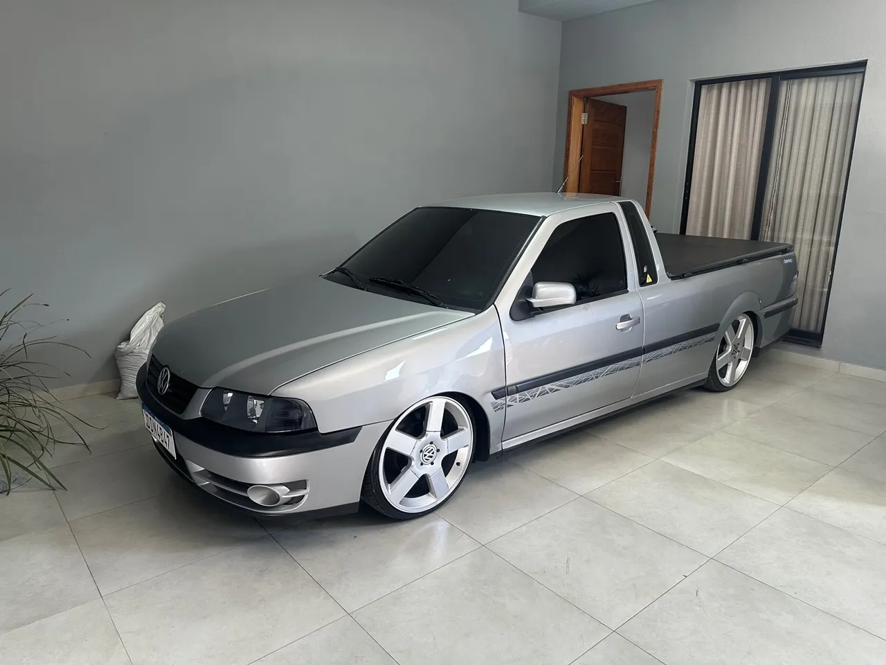 VOLKSWAGEN SAVEIRO 2001 Usados e Novos