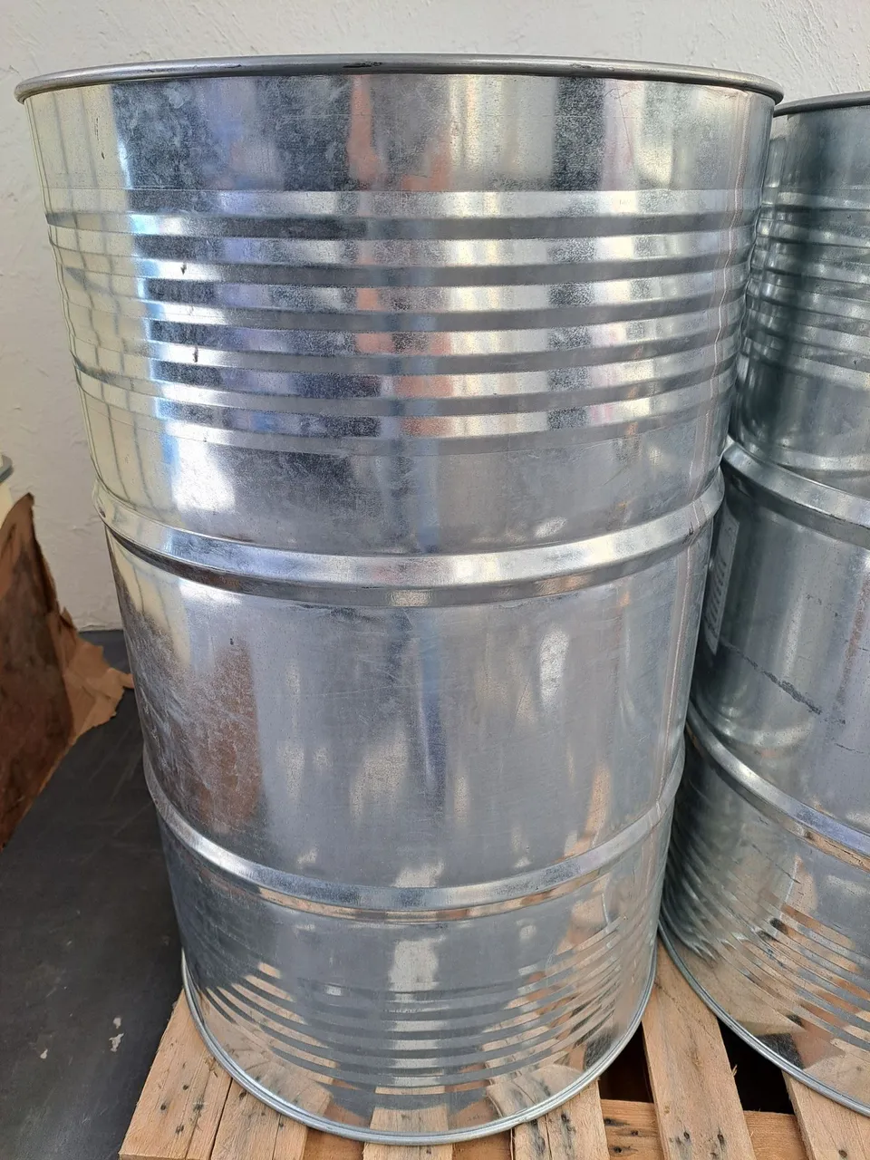 "tambor 200 litros metal" no Brasil