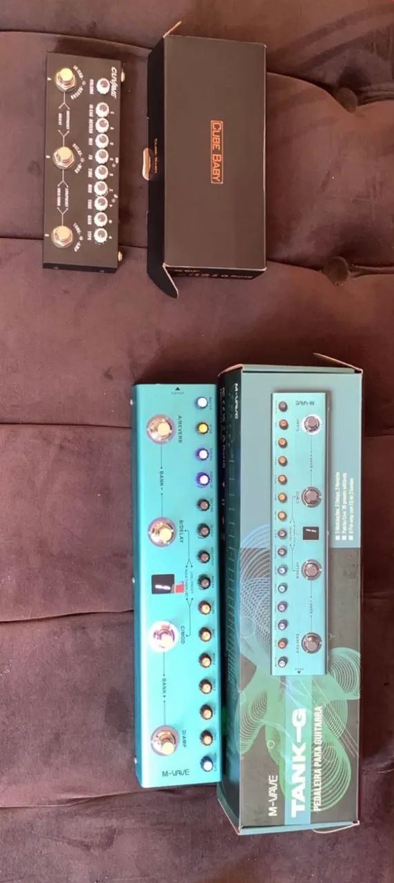 Guitarra Michael e pedaleiras, tudo muito conservado único dono ...