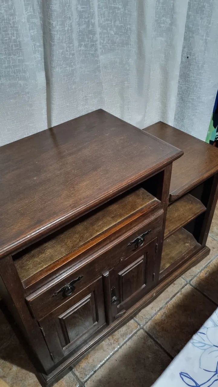 Móvel de madeira rústico com gavetas e prateleiras - Racks e Painéis ...