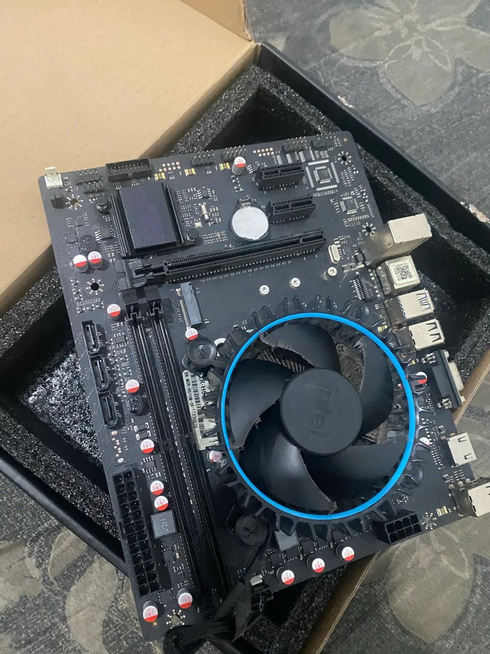 Vendo - I3 12100F + Placa Mãe e Cooler - Computadores e Desktops ...