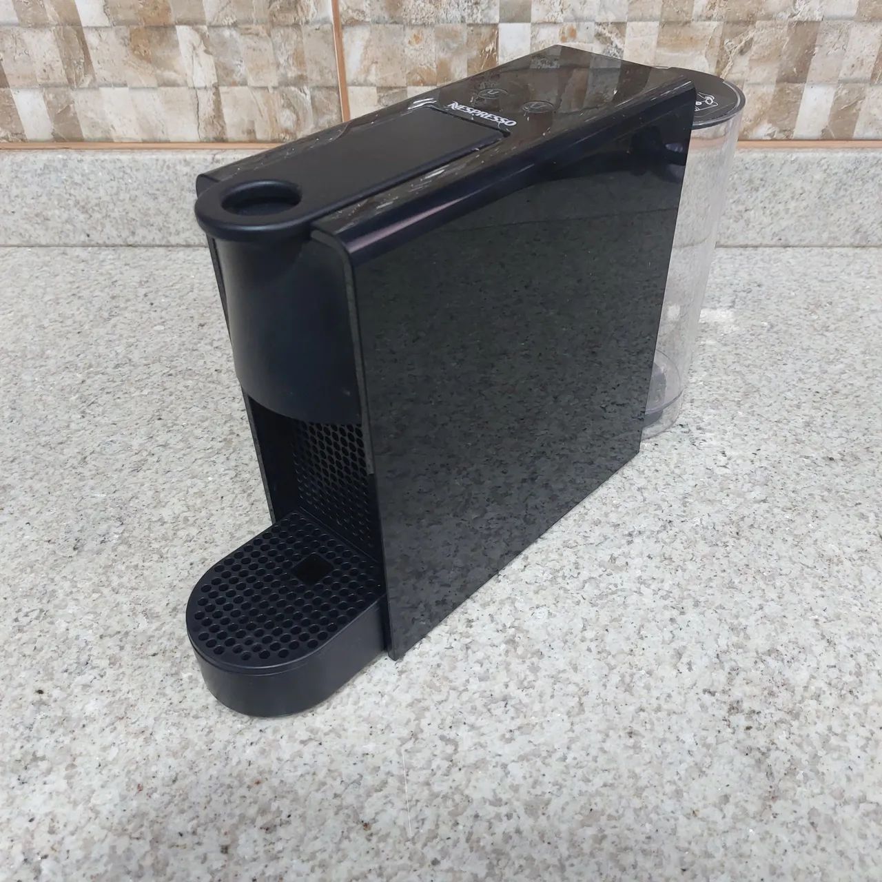 Máquina de Café Nespresso Essenza Mini Preta 110v - Compacta e Elegante ...