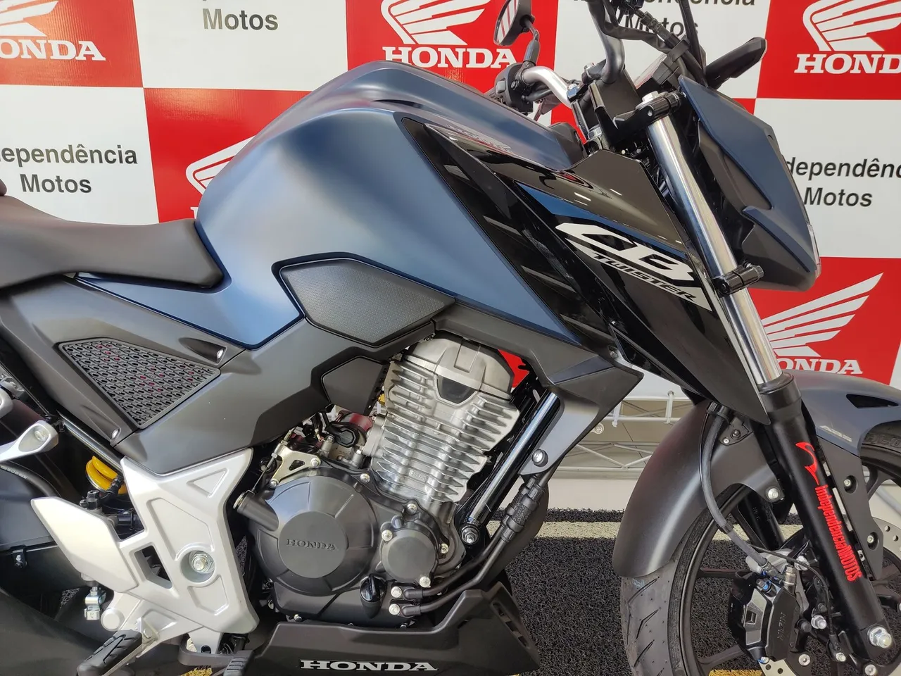 Motos HONDA CB 300F TWISTER FLEX no Brasil