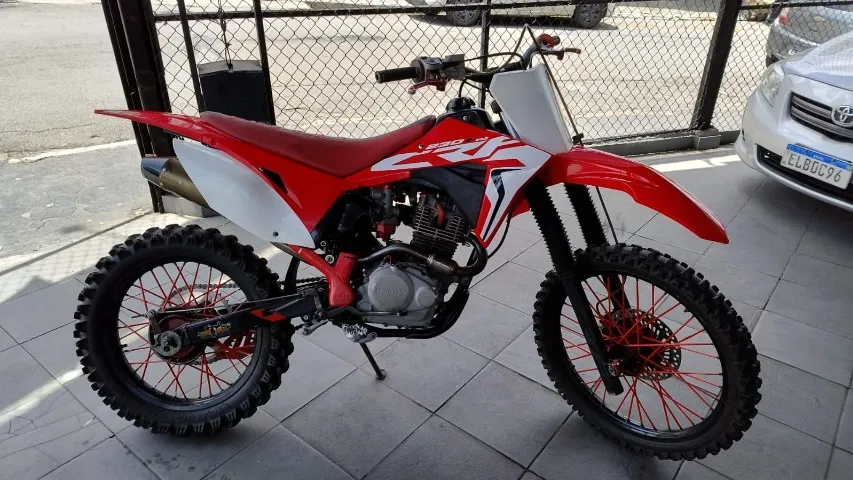 Motos HONDA CRF no Brasil