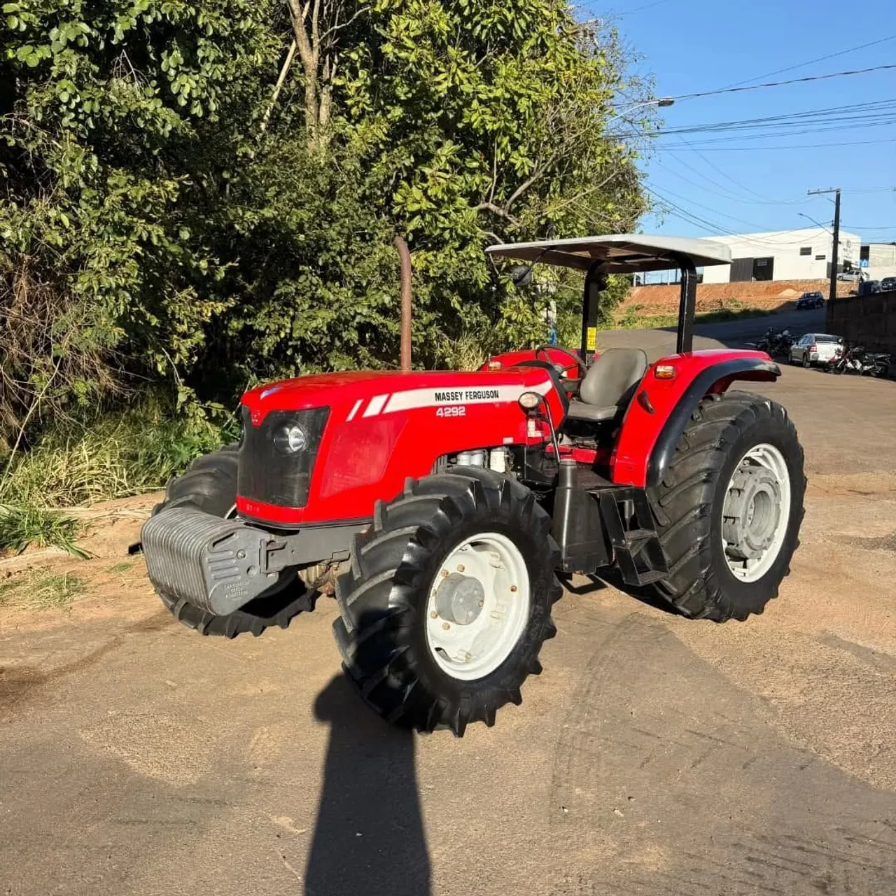 "trator pequeno" - Tratores e máquinas agrícolas no Brasil