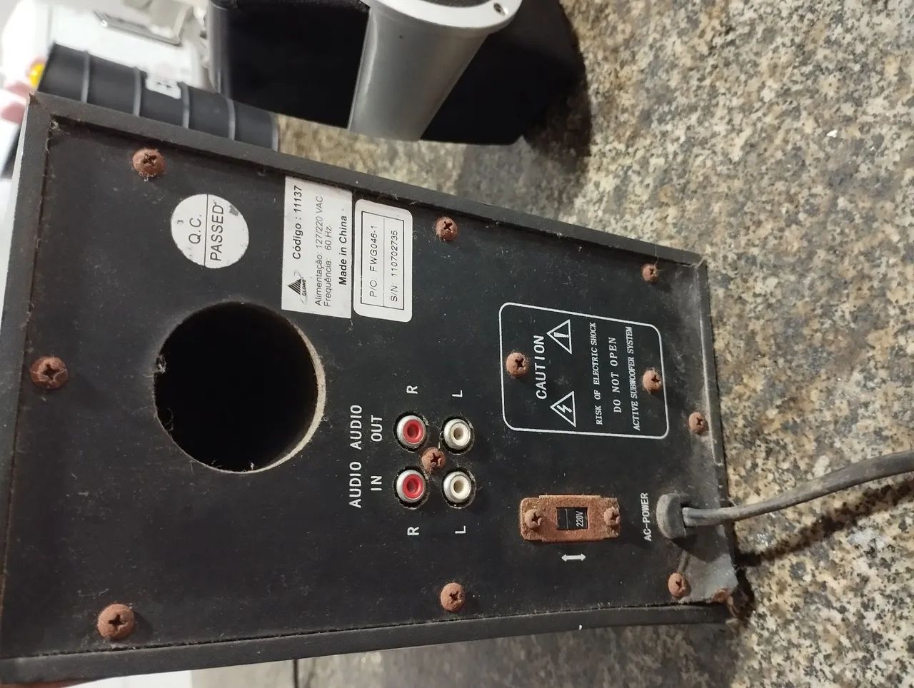 Som 2.1 CLONE com Subwoofer + 2 Caixas - 127/220V - Entrada RCA ...