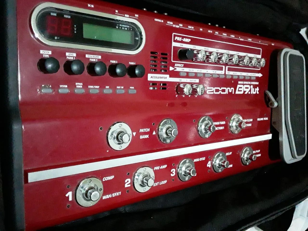 Zoom B9.1ut - Pedal de efeitos para baixo - Instrumentos musicais ...