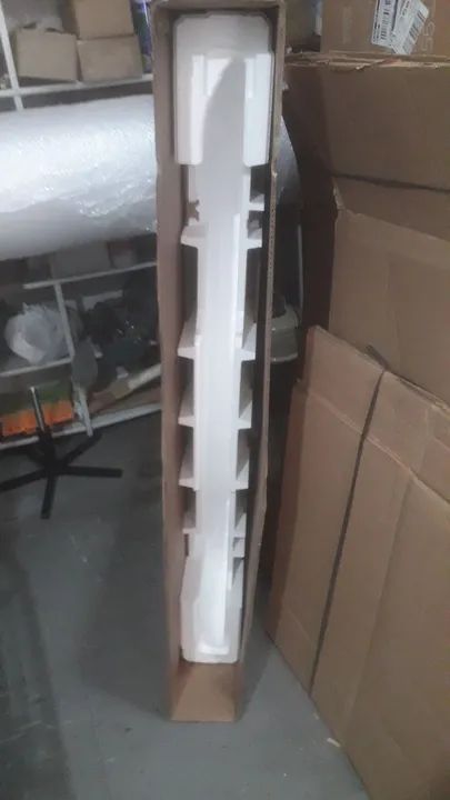 Caixa de papelão para TV de 55 polegadas completa - excelente estado ...