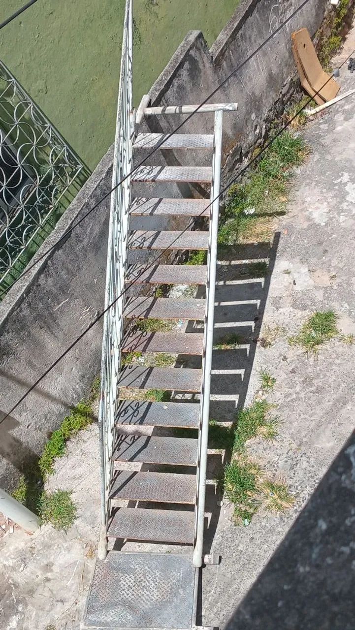 Escada de ferro externa - Portas e Janelas - Plataforma, Salvador ...