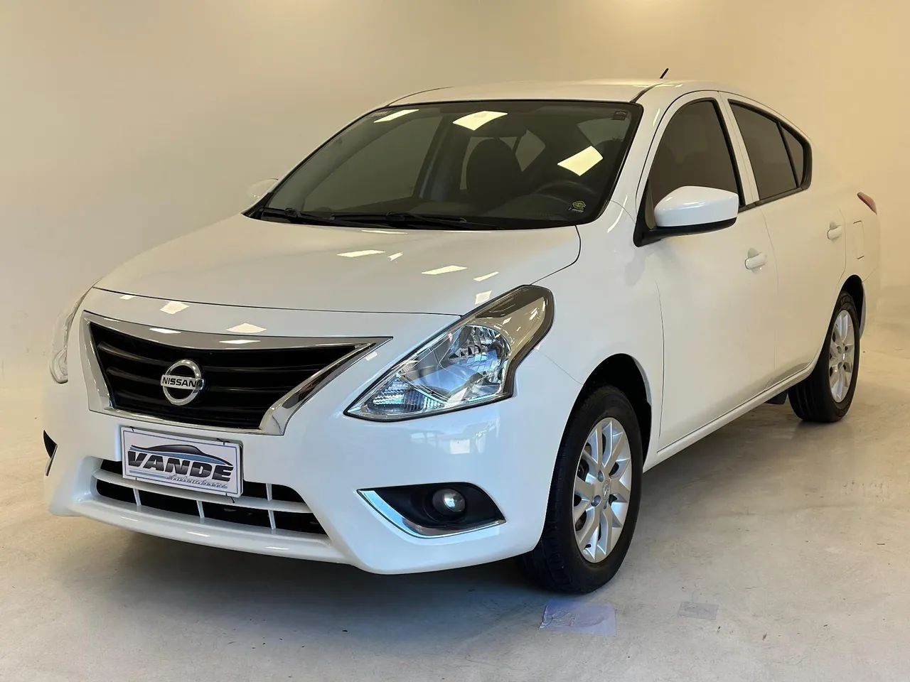 NISSAN VERSA 2016 Usados e Novos