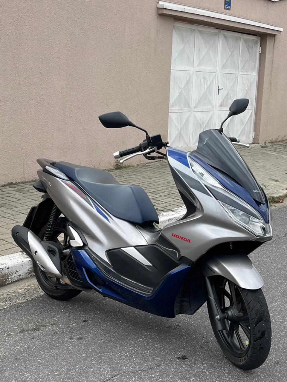 Motos HONDA PCX no Brasil
