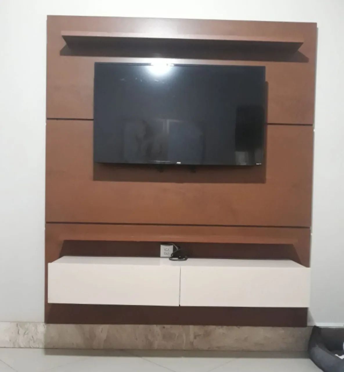 PROMOÇÃO DO DIA Rack para TV com Painel seminovo - Racks e Painéis ...