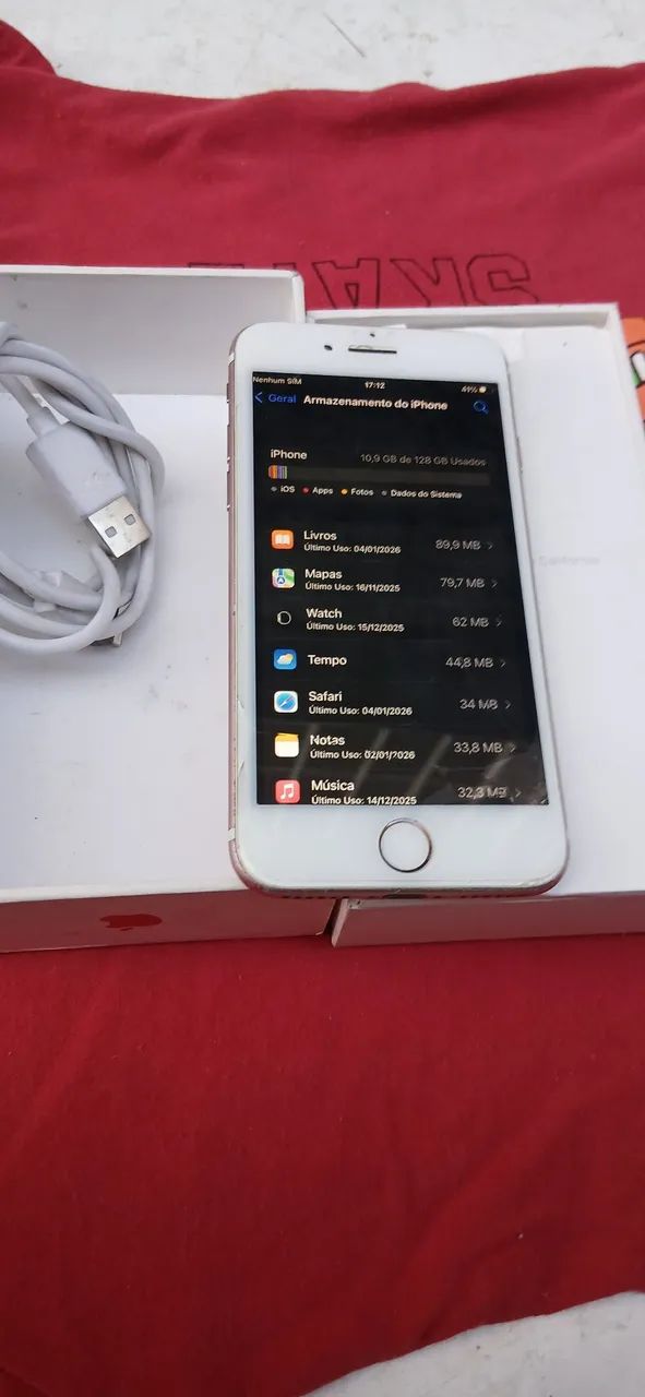 iPhone 7 128 gb só ? traseira fica tremendo tem caixa cabo pra vende ...