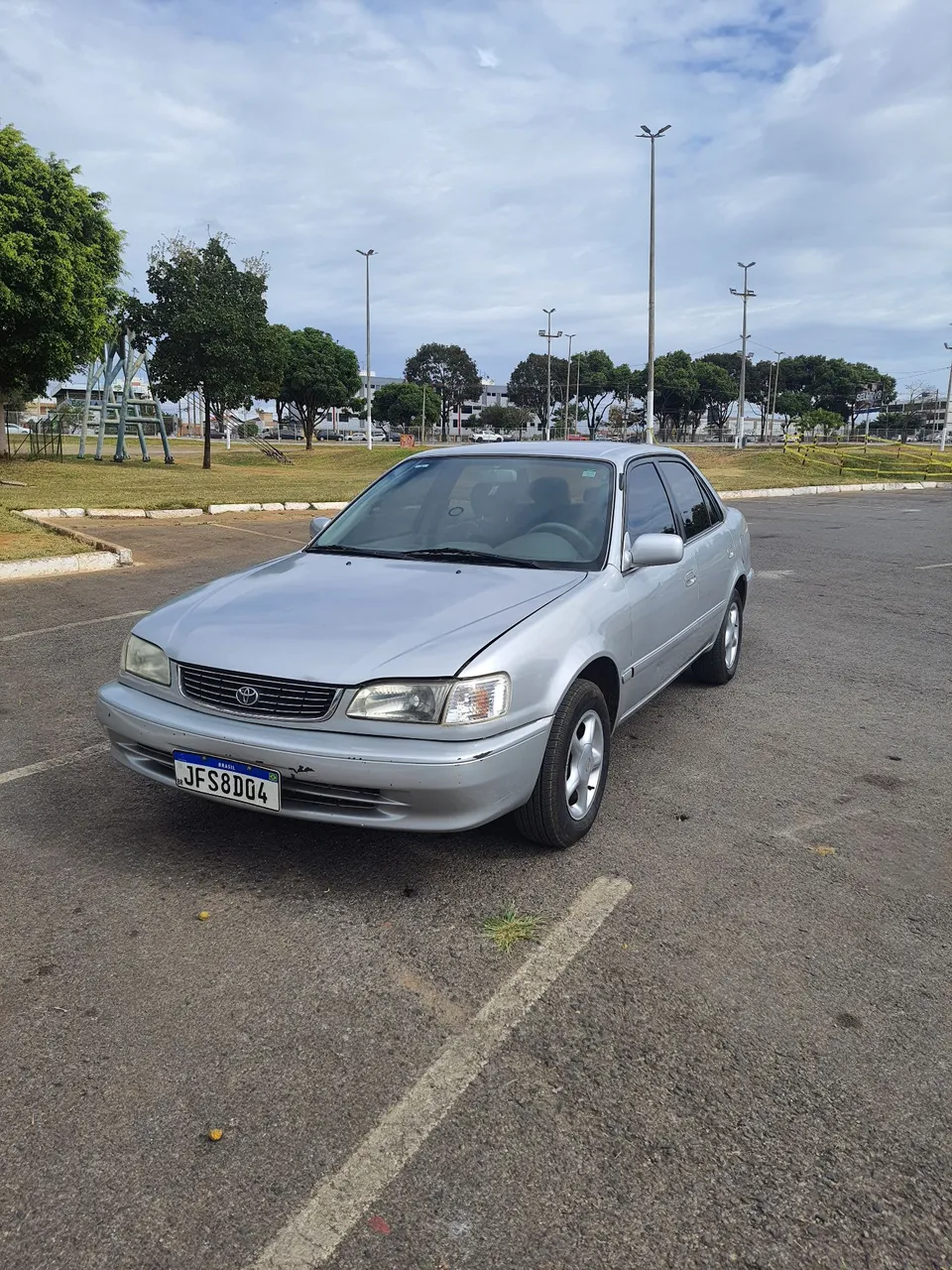 TOYOTA COROLLA 2000 Usados e Novos