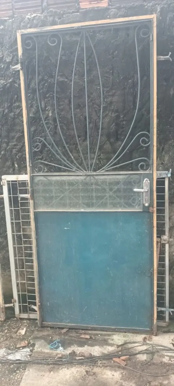 "porta de ferro colonial" - Portas e Janelas no Brasil