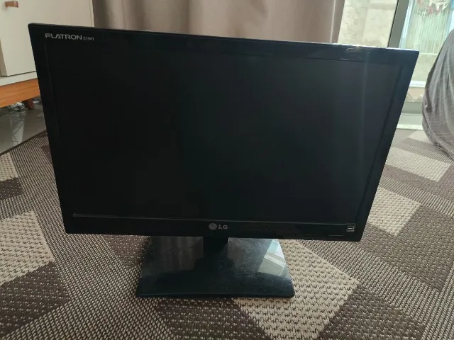 "monitor lg 18 polegadas" - Monitores no Brasil