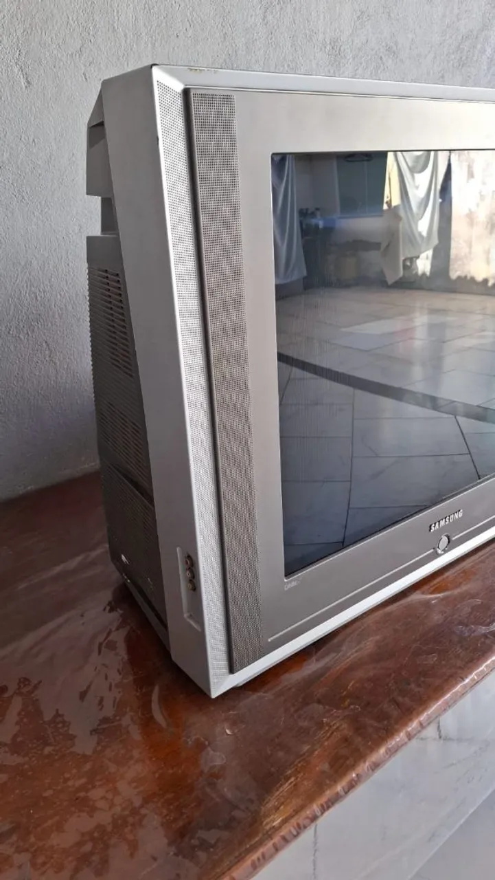 "tv de tubo" - TVs no Brasil