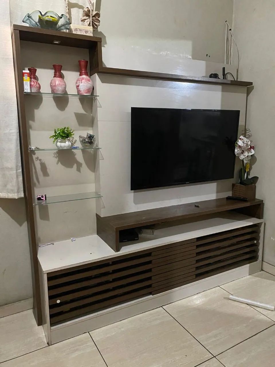 Painel para TV com prateleiras e armário - Racks e Painéis - Tomba ...