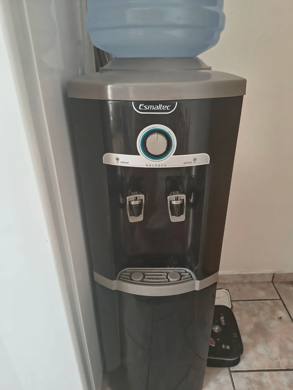 Bebedouro De Água Esmaltec De Coluna Refrigerado Por Compressor Gelágua