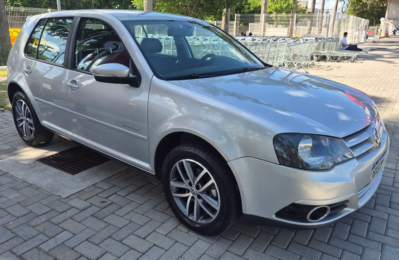 Volkswagen Golf Sportline 2.0 MI Total F. 8V Tip. Usados e Novos