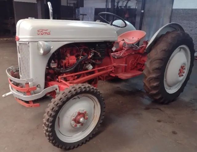 Trator Ford N8 Gasolina 1947 - Tratores e máquinas agrícolas - Centro ...