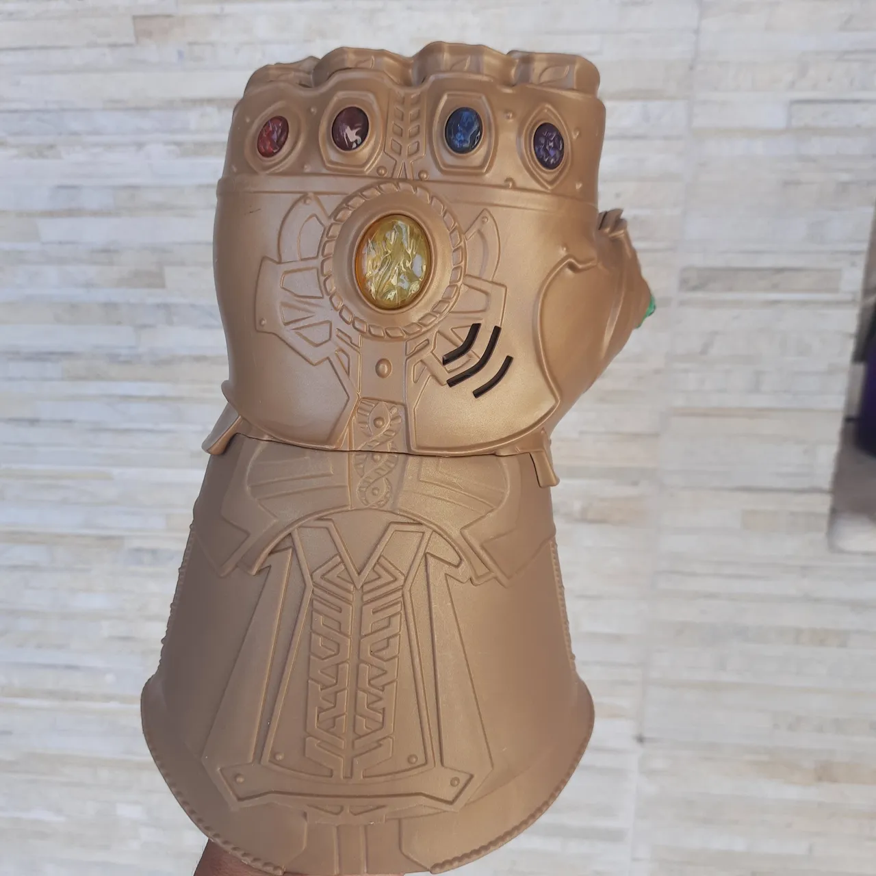 "manopla do infinito" no Brasil