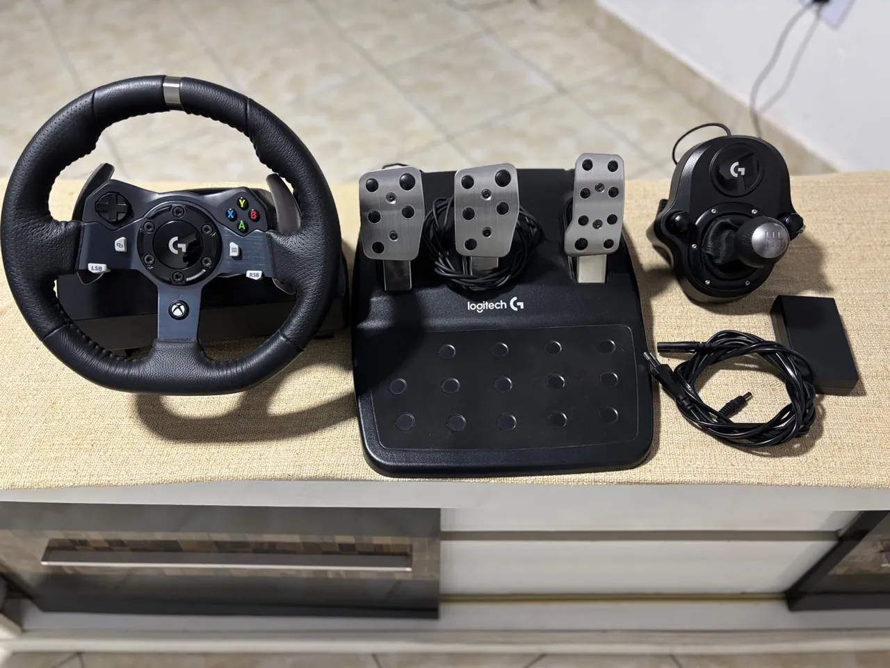 "volantes logitech" no Brasil