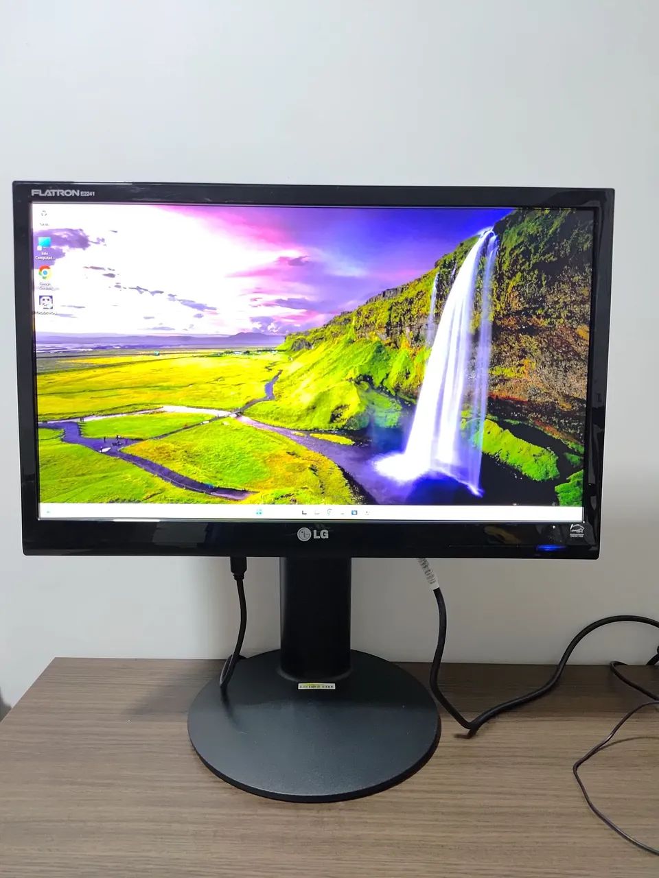 Monitor LG 22 Polegadas FULL HD com tela IPS e base giratória ...
