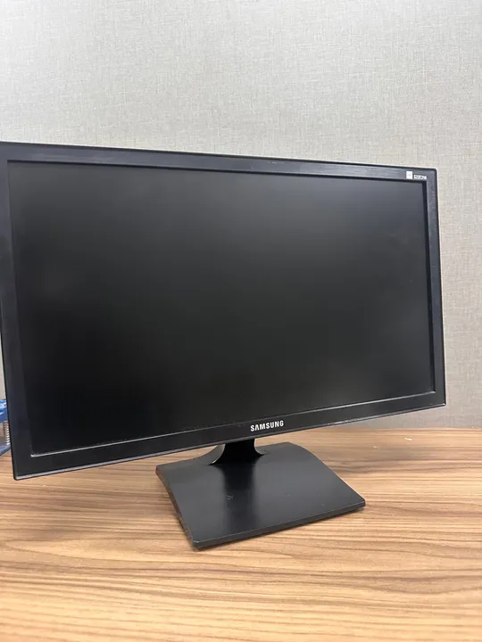 "monitor crt" - Monitores no Brasil