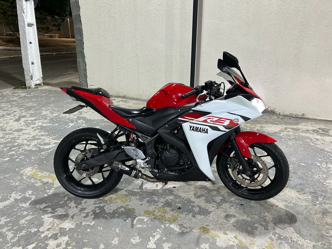 Motos YAMAHA YZF 2016 no Brasil