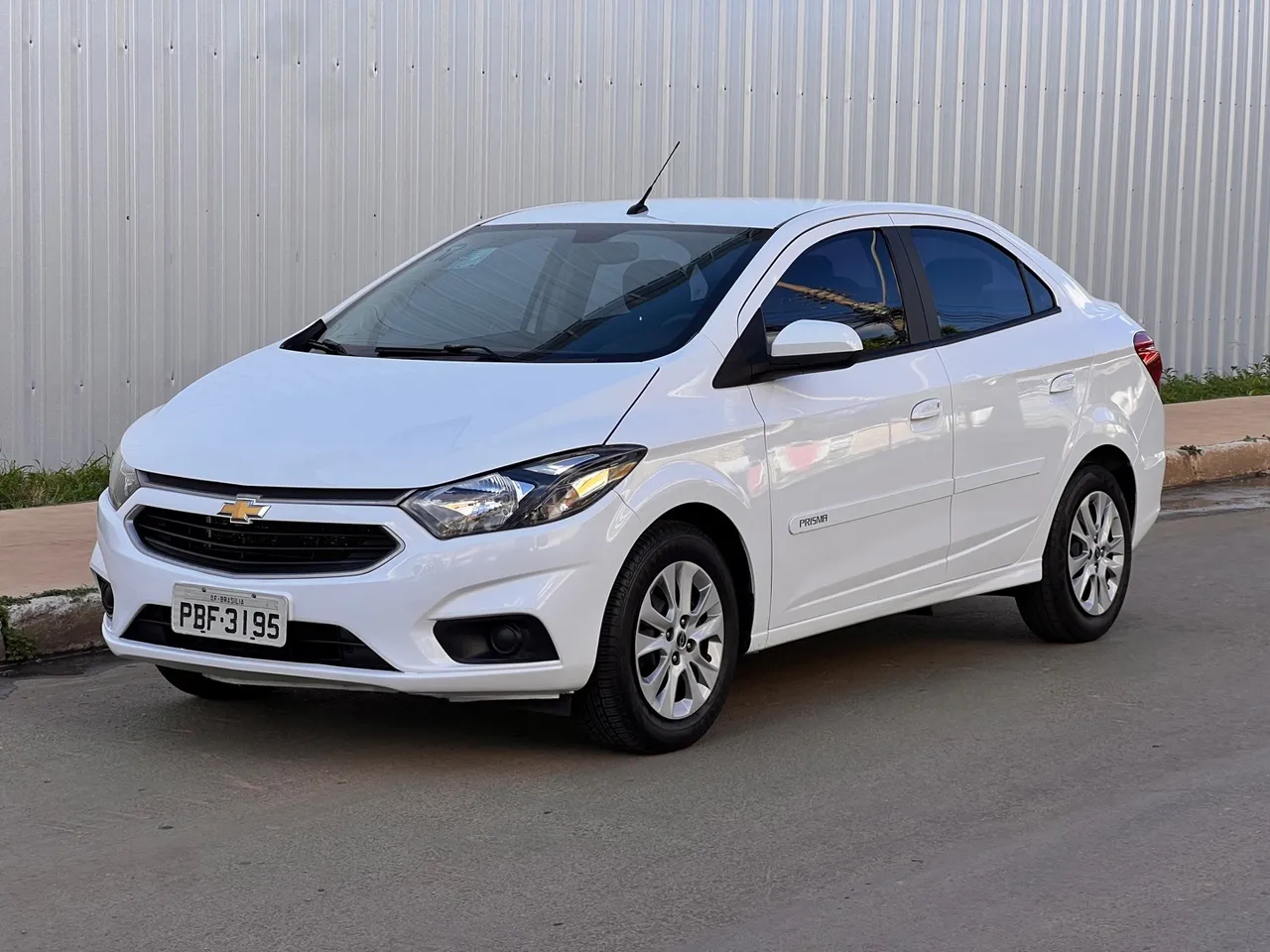 CHEVROLET PRISMA Usados e Novos no DF