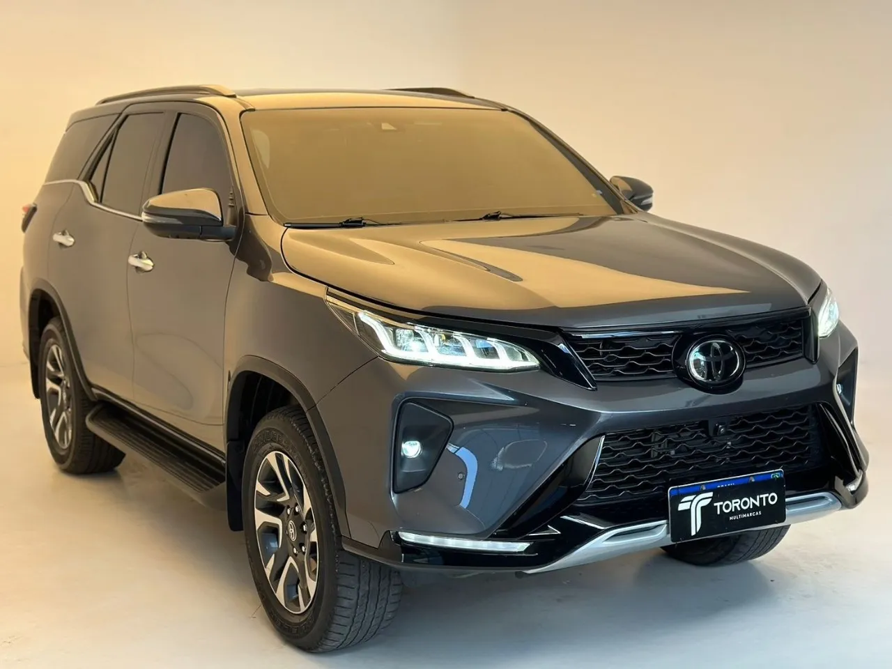 TOYOTA HILUX SW4 DIAMOND 2.8 TB 4X4 DIE. AUT. Usados e Novos