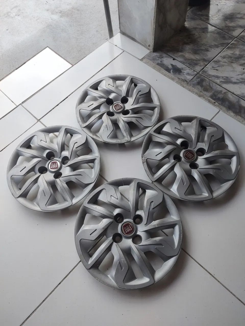 Calotas aro 14 originais do Fiat argo - Peças para tratores e máquinas ...