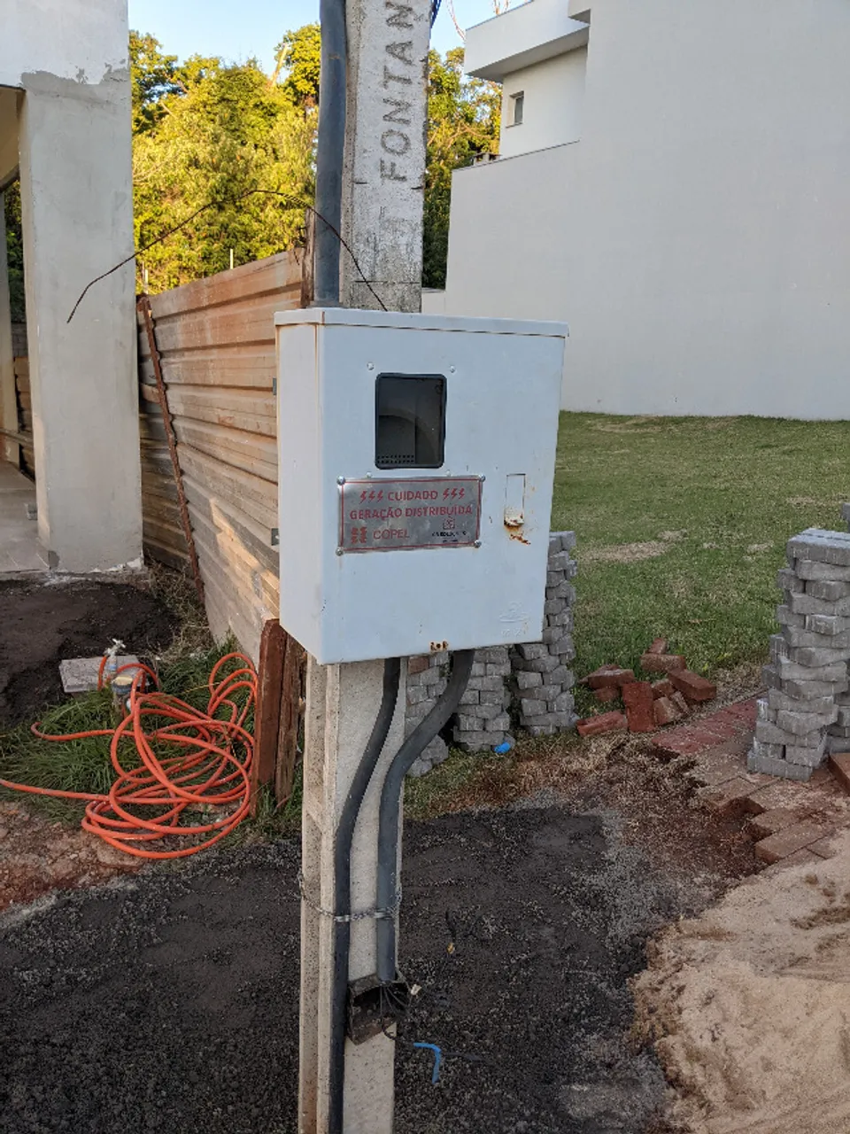 "poste padrao energia" - Instalações Elétricas e Hidráulicas no Brasil