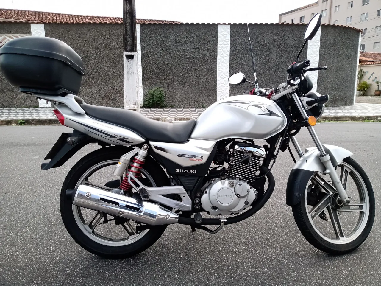 Motos SUZUKI GSR no Brasil