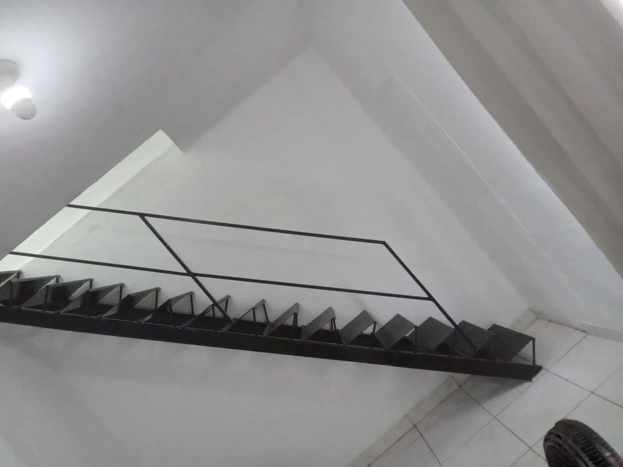 Escada de ferro reta 15 degraus patamar 60 cm - Portas e Janelas ...