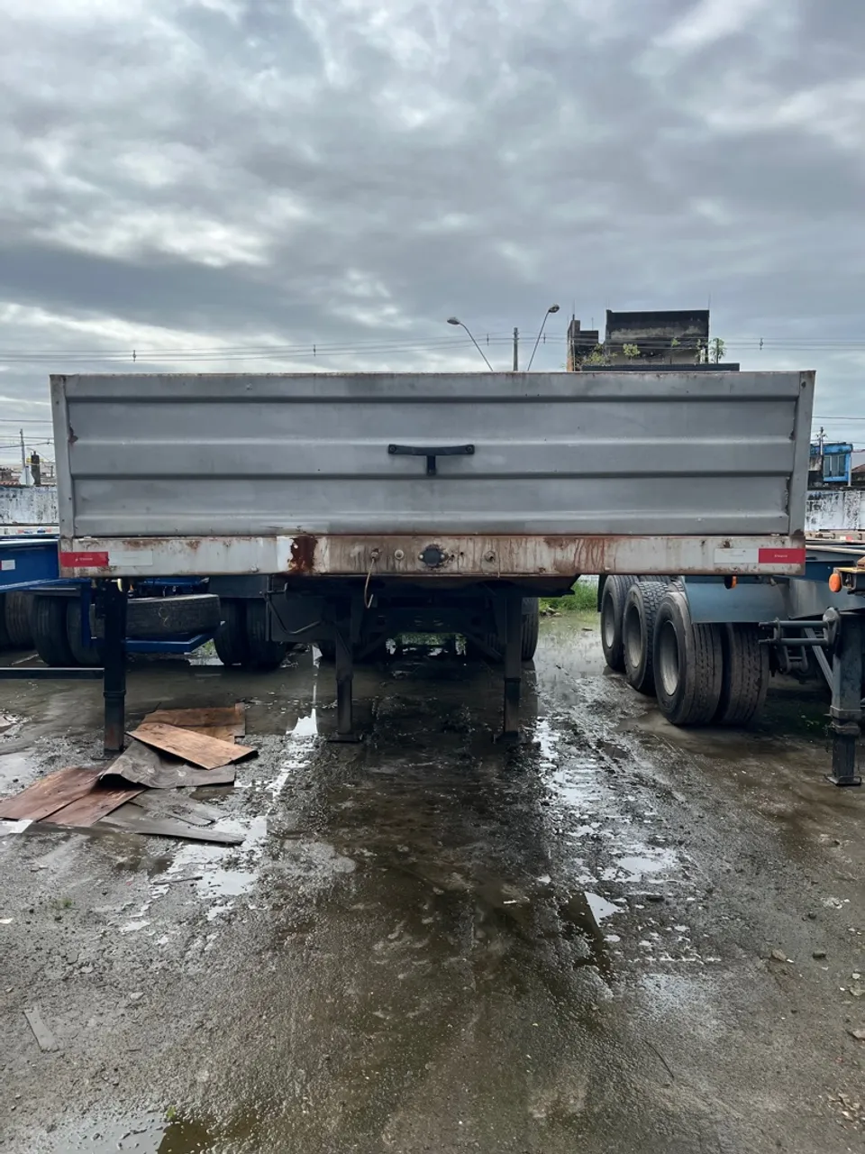 "semi reboque" no Brasil