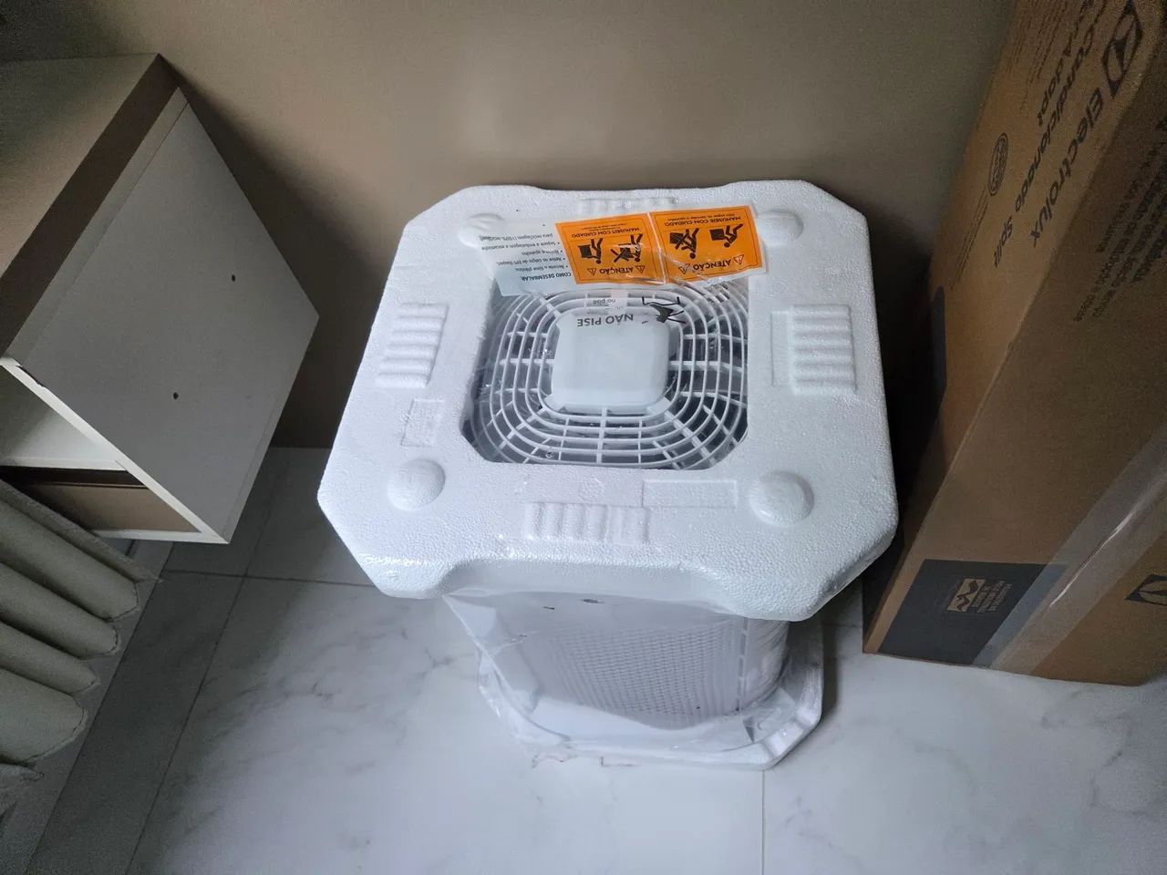 Vendo ar condicionado novo na caixa Electrolux 9000 btus split inverter ...