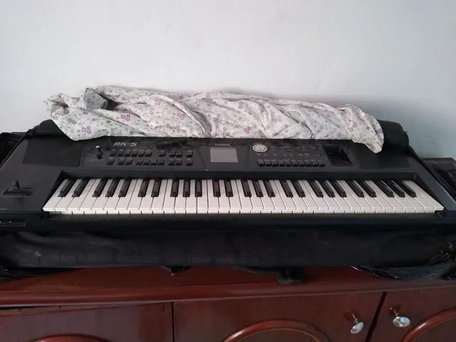 Teclado roland bk5 | +14 anúncios na OLX Brasil