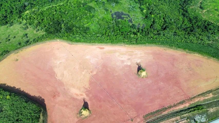 Terreno com 130.000 m2, localizado as margens Rodovia do Contorno ...