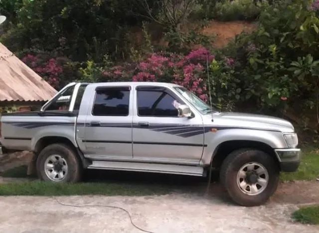 TOYOTA HILUX 2003 Usados e Novos