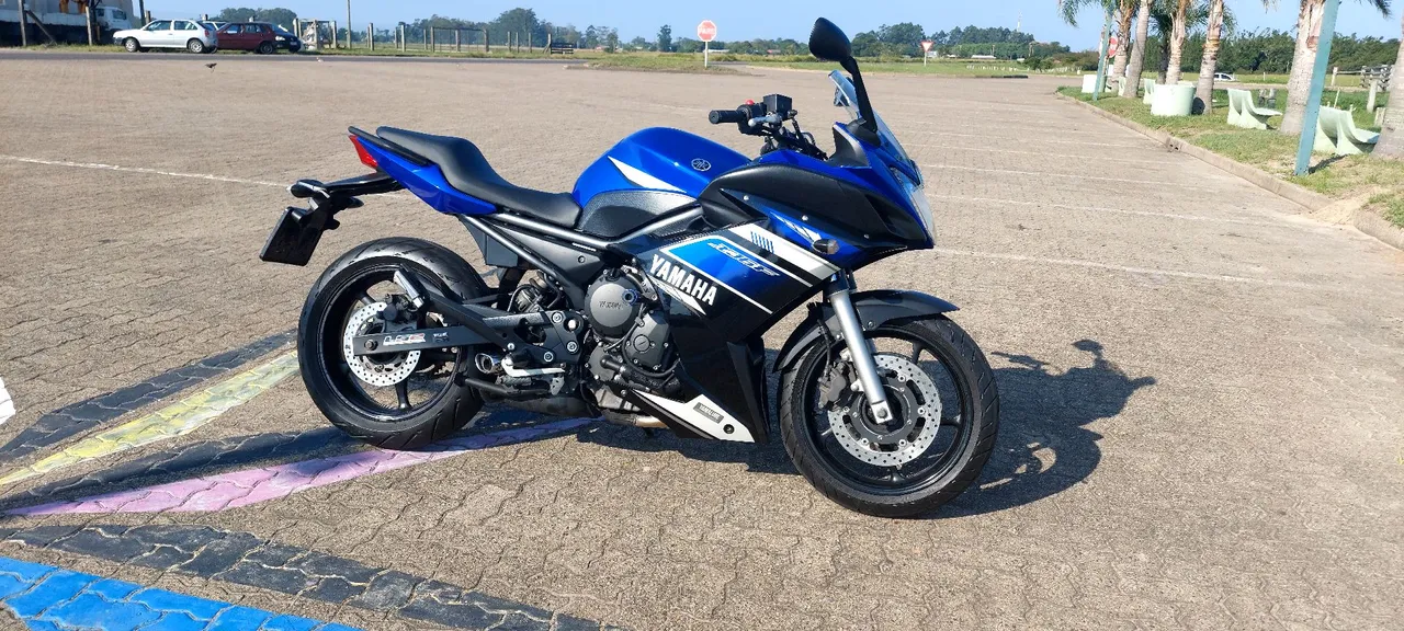 Motos YAMAHA XJ6 no Brasil
