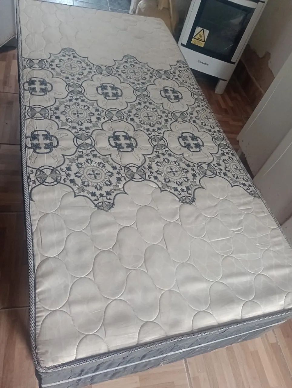 Cama solteirão pra vender e troca 150 pra vim busca - Camas e Colchões - Águas Compridas, Olinda ...