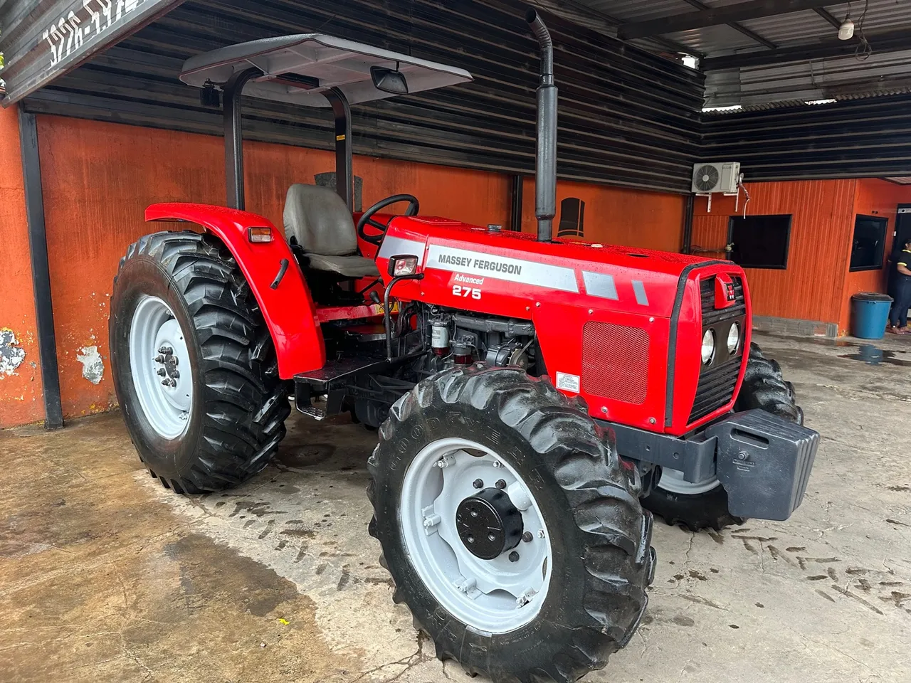 "massey ferguson 275" - Tratores e máquinas agrícolas no Brasil