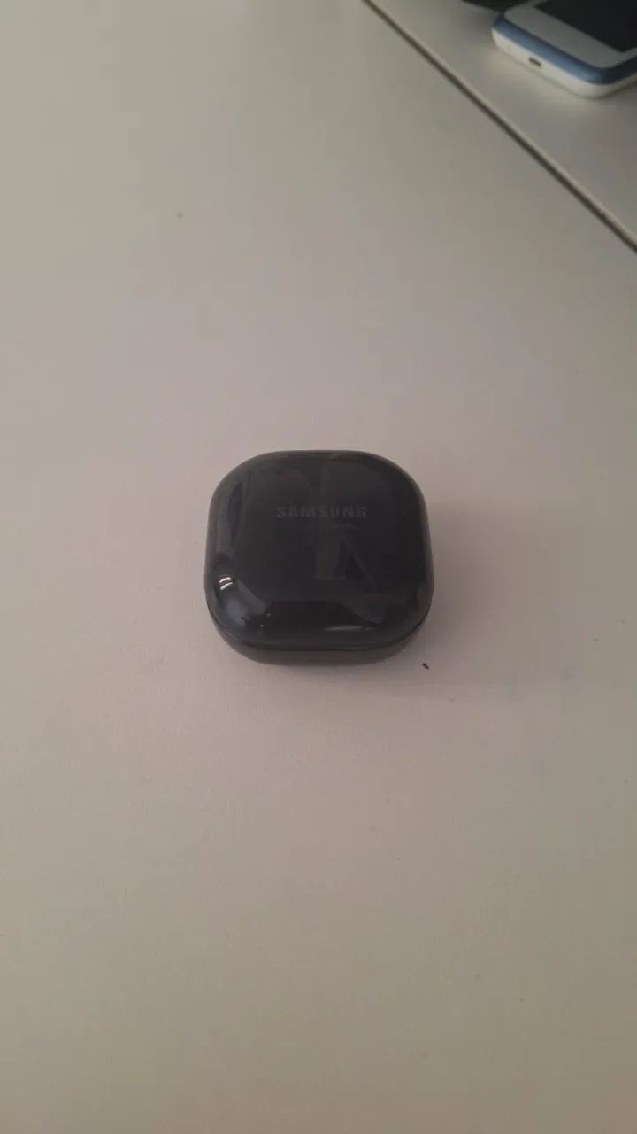 Buds Live ( Apenas a caixinha ) - Fones de Ouvido - Trobogy, Salvador ...