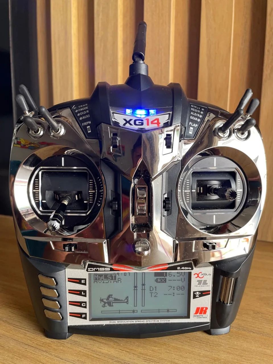 Rádio aeromodelo JR XG 14 - Drones - Franca, Londrina 1387667888 | OLX