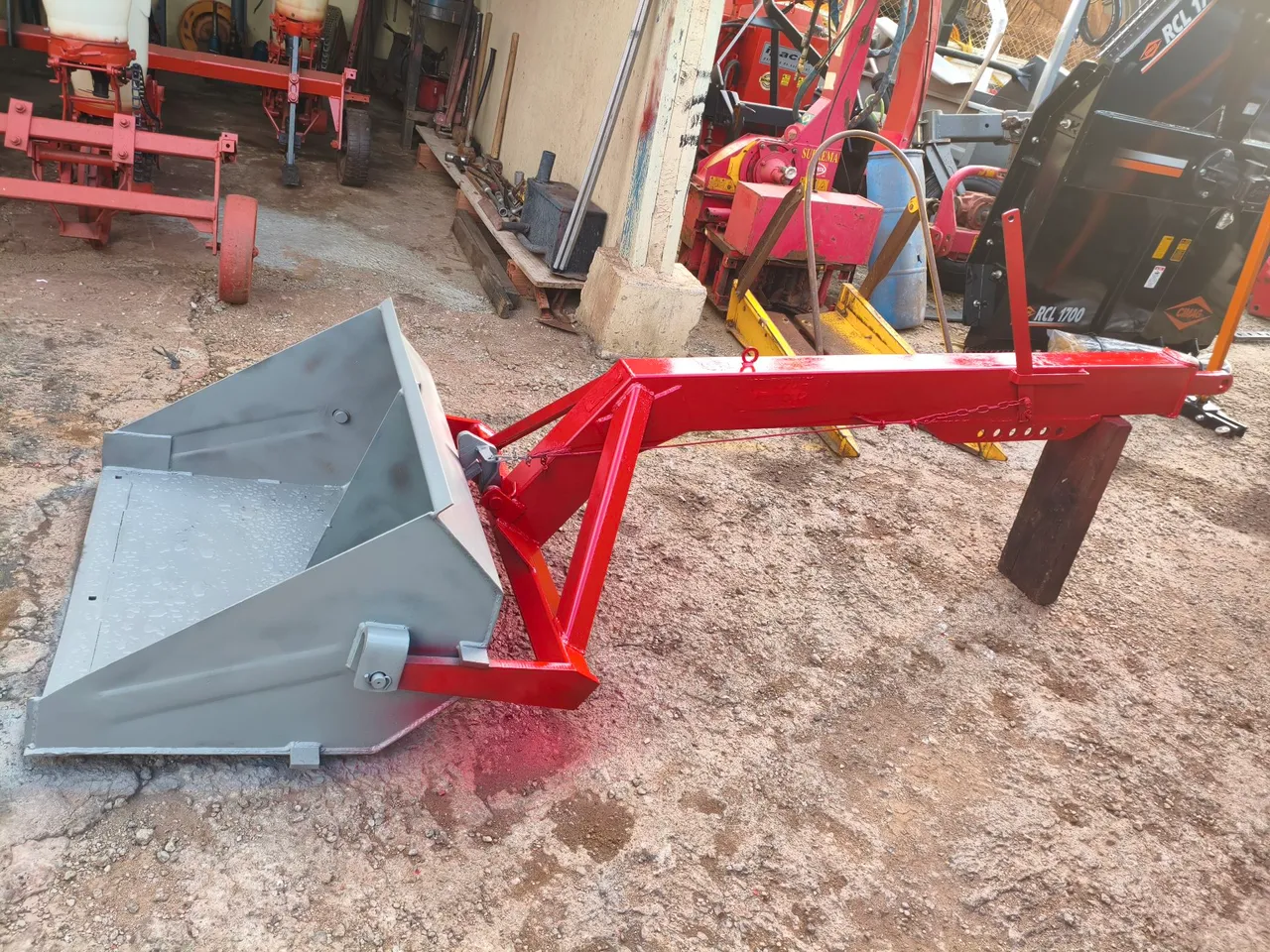 "trator com concha" - Tratores e máquinas agrícolas no Brasil